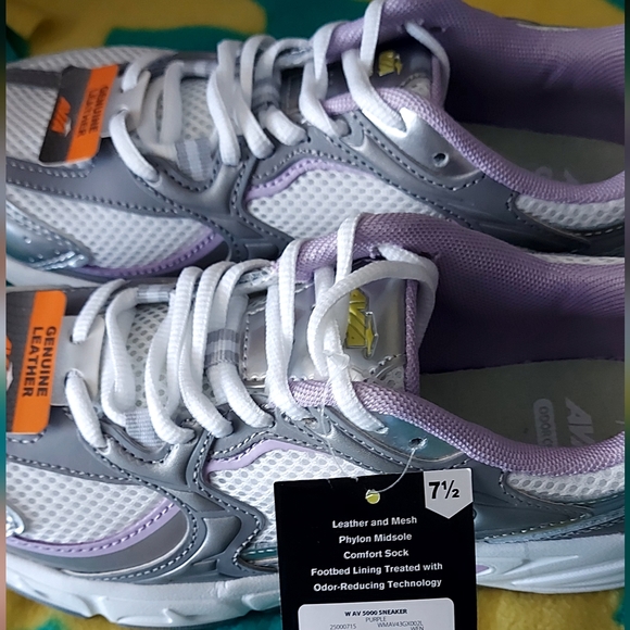 Avia | Shoes | Nwt Avia Womens 500 Performance Sneakers Sizes 75 Wide ...